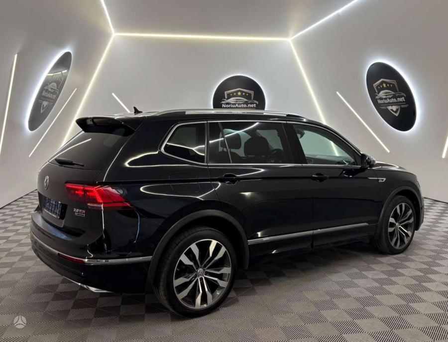 Black Volkswagen Tiguan 2019 in Marijampole, with an engine capacity of 1.97 L and mileage of 271 thousand km for 18750 €, photo 15 on AUTOMOTO.COM.LV