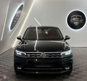 Black Volkswagen Tiguan 2019 in Marijampole, with an engine capacity of 1.97 L and mileage of 271 thousand km for 18750 €, photo 18 on AUTOMOTO.COM.LV