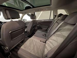 Black Volkswagen Tiguan 2019 in Marijampole, with an engine capacity of 1.97 L and mileage of 271 thousand km for 18750 €, photo 29 on AUTOMOTO.COM.LV