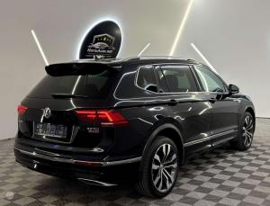 Black Volkswagen Tiguan 2019 in Marijampole, with an engine capacity of 1.97 L and mileage of 271 thousand km for 18750 €, photo 36 on AUTOMOTO.COM.LV