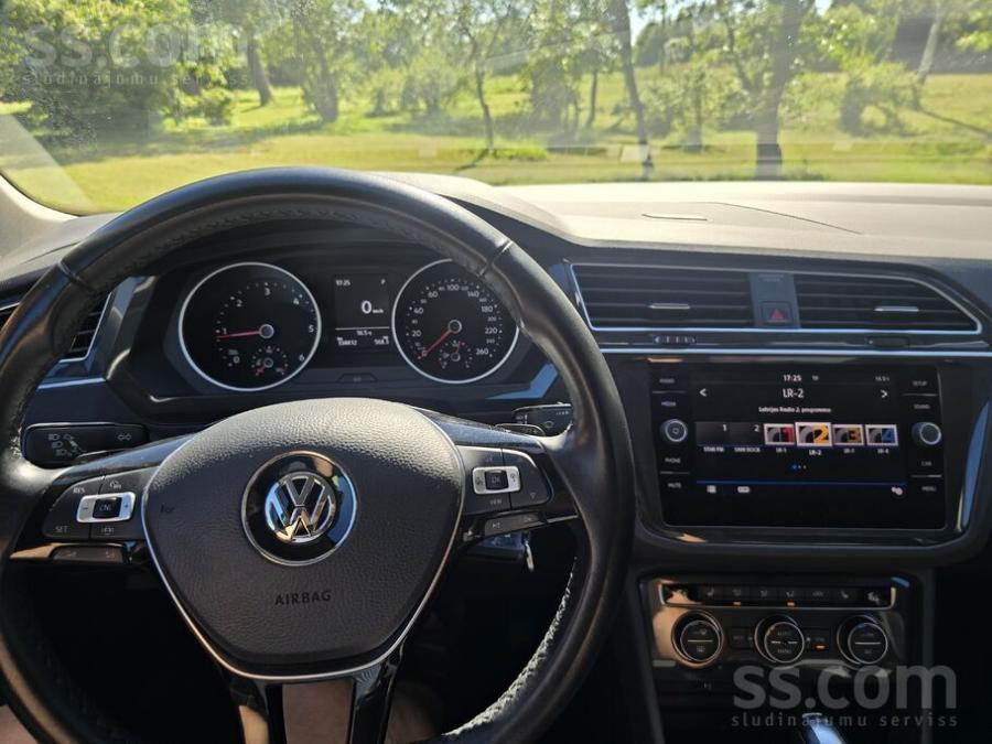 Melns Volkswagen Tiguan 2019 Rīga, ar dzinēja tilpumu 2.00 L un nobraukumu 134 tūkst. km par 15800 €, foto 3 vietnē AUTOMOTO.COM.LV