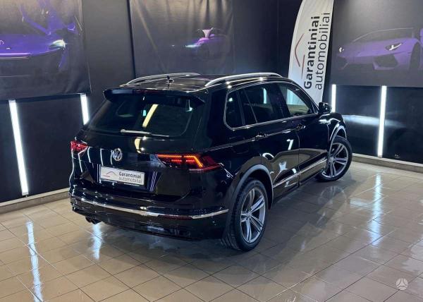 Black Volkswagen Tiguan 2019 in Vilnius, with an engine capacity of 2.00 L and mileage of 178 thousand km for 20950 €, photo 2 on AUTOMOTO.COM.LV