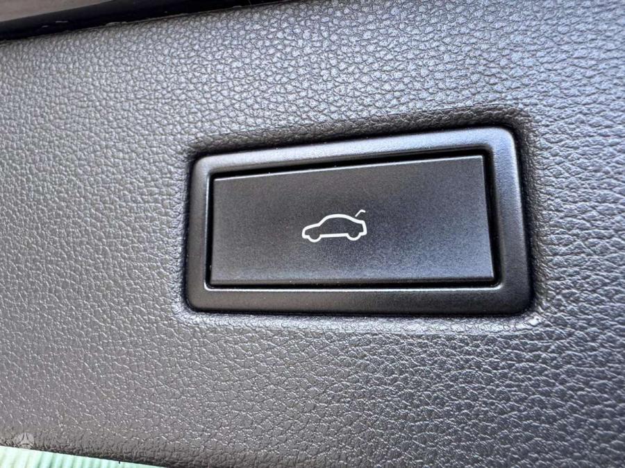 Melns Volkswagen Tiguan 2019 Viļņa, ar dzinēja tilpumu 2.00 L un nobraukumu 178 tūkst. km par 20950 €, foto 12 vietnē AUTOMOTO.COM.LV