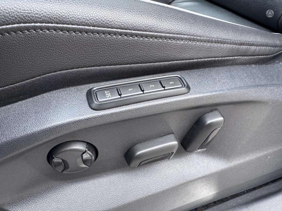 Melns Volkswagen Tiguan 2019 Viļņa, ar dzinēja tilpumu 2.00 L un nobraukumu 178 tūkst. km par 20950 €, foto 14 vietnē AUTOMOTO.COM.LV