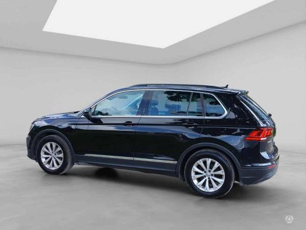 Black Volkswagen Tiguan 2019 in Vilnius, with an engine capacity of 2.00 L and mileage of 310 thousand km for 15890 €, photo 4 on AUTOMOTO.COM.LV