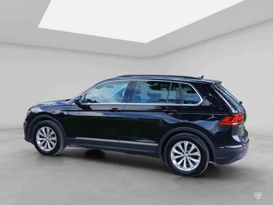 Melns Volkswagen Tiguan 2019 Viļņa, ar dzinēja tilpumu 2.00 L un nobraukumu 310 tūkst. km par 15890 €, foto 4 vietnē AUTOMOTO.COM.LV
