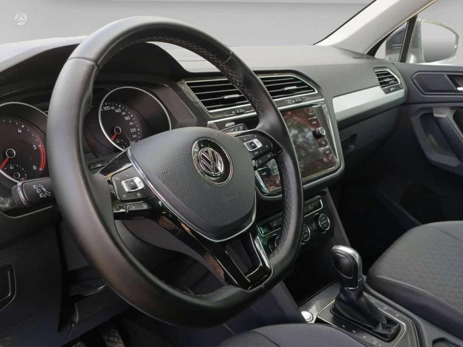 Melns Volkswagen Tiguan 2019 Viļņa, ar dzinēja tilpumu 2.00 L un nobraukumu 310 tūkst. km par 15890 €, foto 9 vietnē AUTOMOTO.COM.LV