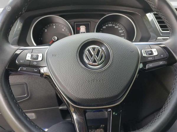 Black Volkswagen Tiguan 2019 in Vilnius, with an engine capacity of 2.00 L and mileage of 310 thousand km for 15890 €, photo 10 on AUTOMOTO.COM.LV