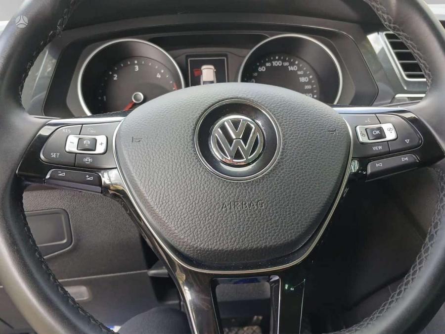 Melns Volkswagen Tiguan 2019 Viļņa, ar dzinēja tilpumu 2.00 L un nobraukumu 310 tūkst. km par 15890 €, foto 10 vietnē AUTOMOTO.COM.LV