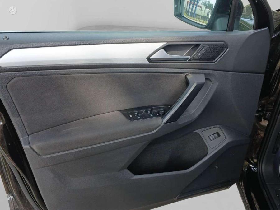 Melns Volkswagen Tiguan 2019 Viļņa, ar dzinēja tilpumu 2.00 L un nobraukumu 310 tūkst. km par 15890 €, foto 11 vietnē AUTOMOTO.COM.LV