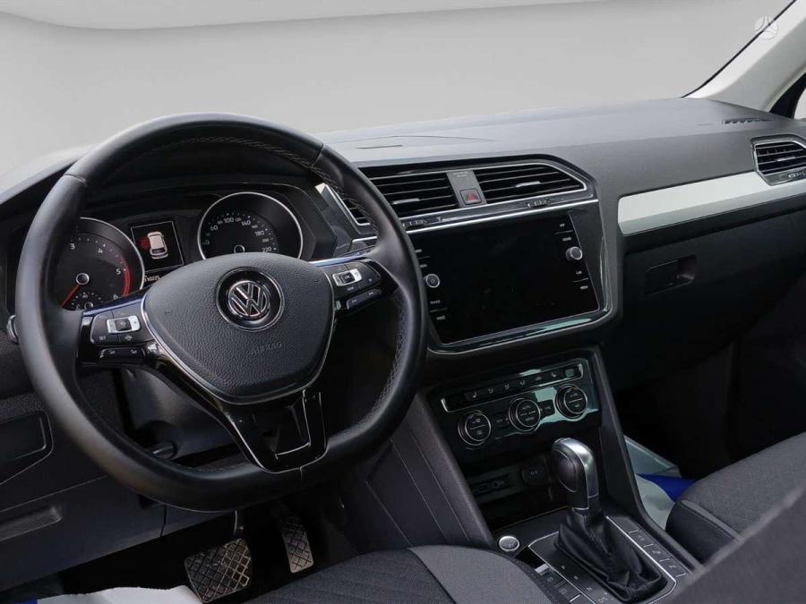Melns Volkswagen Tiguan 2019 Viļņa, ar dzinēja tilpumu 2.00 L un nobraukumu 310 tūkst. km par 15890 €, foto 12 vietnē AUTOMOTO.COM.LV