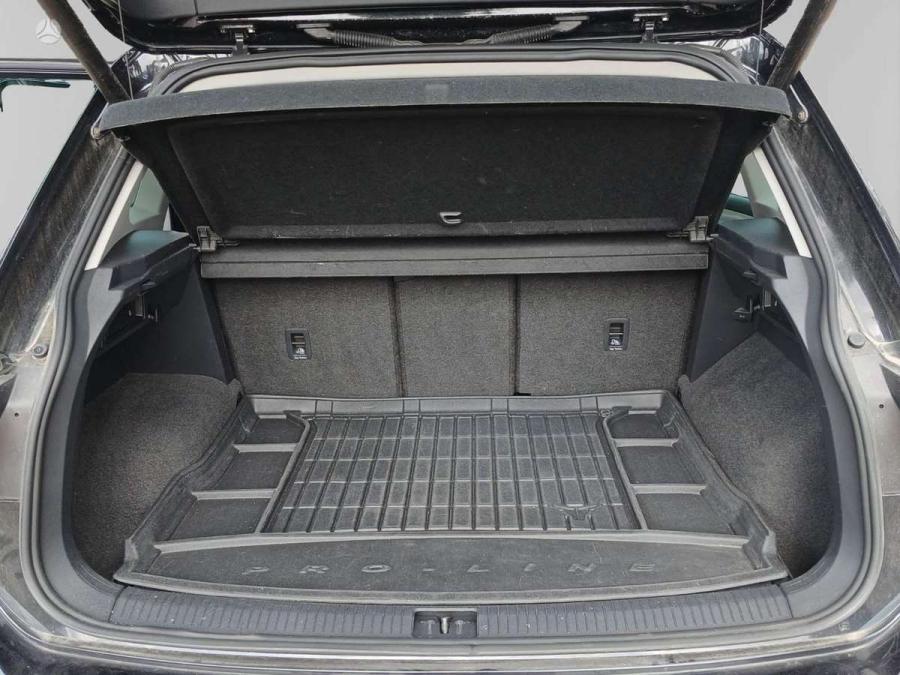 Melns Volkswagen Tiguan 2019 Viļņa, ar dzinēja tilpumu 2.00 L un nobraukumu 310 tūkst. km par 15890 €, foto 17 vietnē AUTOMOTO.COM.LV