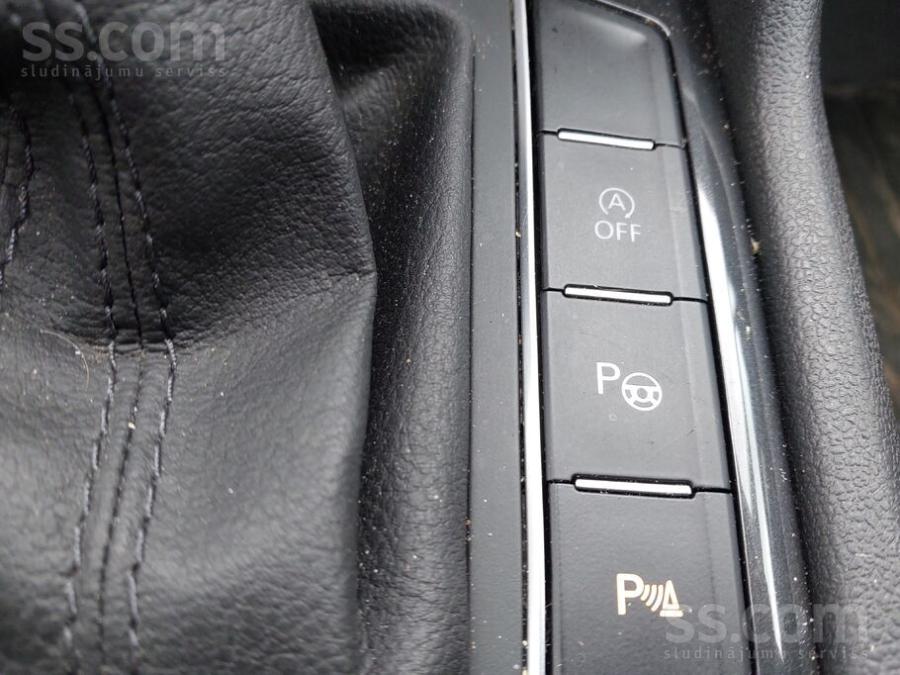 Black Volkswagen Tiguan 2019 in Dobele, with an engine capacity of 2.00 L and mileage of 255 thousand km for 17900 €, photo 14 on AUTOMOTO.COM.LV