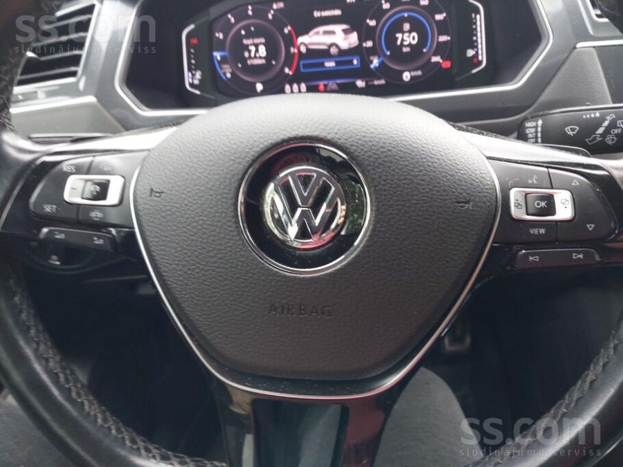 Black Volkswagen Tiguan 2019 in Dobele, with an engine capacity of 2.00 L and mileage of 255 thousand km for 17900 €, photo 15 on AUTOMOTO.COM.LV