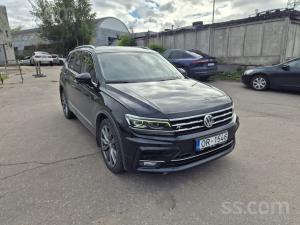 Black Volkswagen Tiguan 2019 in Riga, with an engine capacity of 2.00 L and mileage of 253 thousand km for 18490 €, photo 3 on AUTOMOTO.COM.LV
