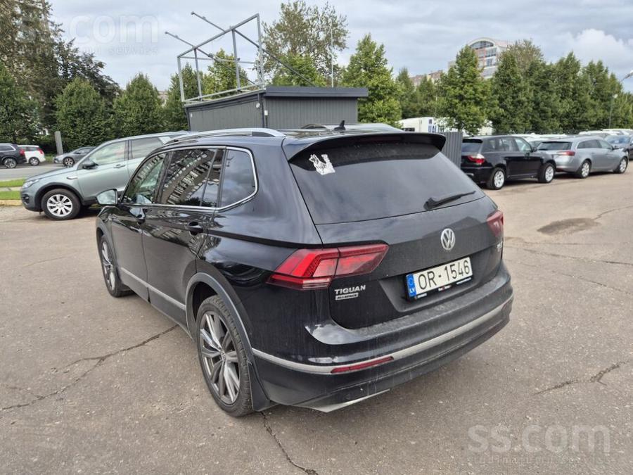 Black Volkswagen Tiguan 2019 in Riga, with an engine capacity of 2.00 L and mileage of 253 thousand km for 18490 €, photo 9 on AUTOMOTO.COM.LV