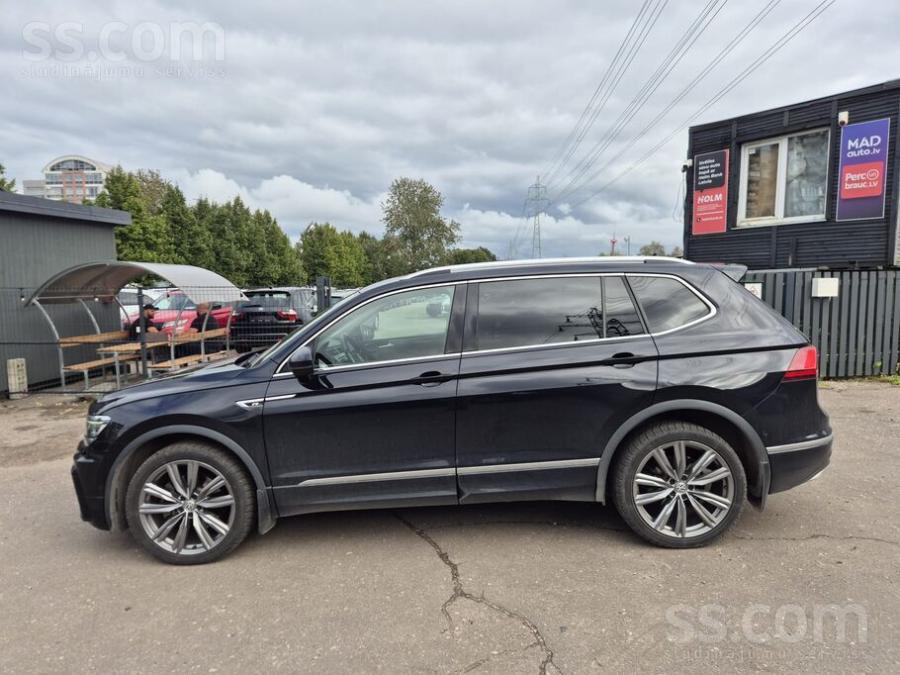 Black Volkswagen Tiguan 2019 in Riga, with an engine capacity of 2.00 L and mileage of 253 thousand km for 18490 €, photo 10 on AUTOMOTO.COM.LV