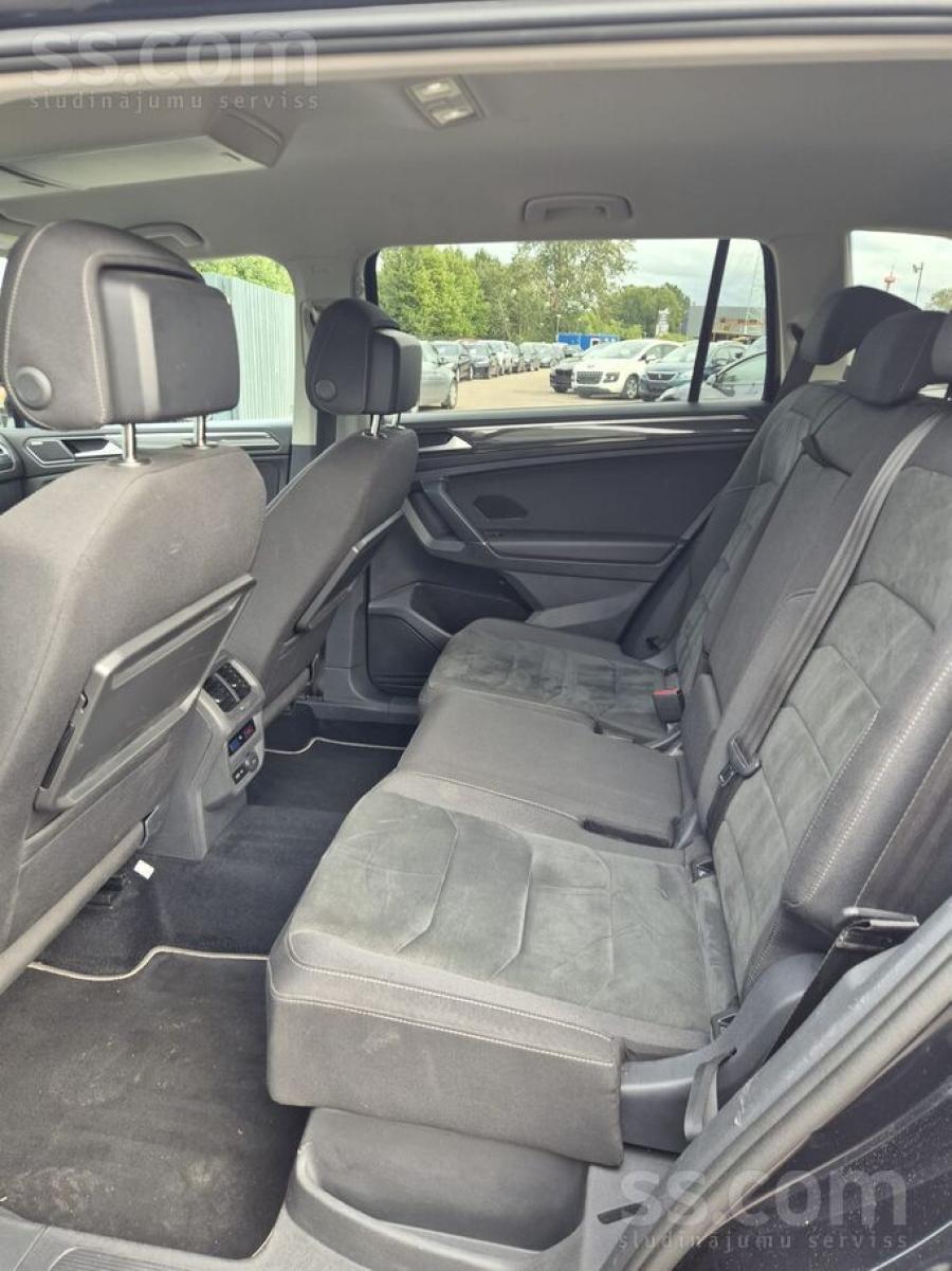Black Volkswagen Tiguan 2019 in Riga, with an engine capacity of 2.00 L and mileage of 253 thousand km for 18490 €, photo 11 on AUTOMOTO.COM.LV