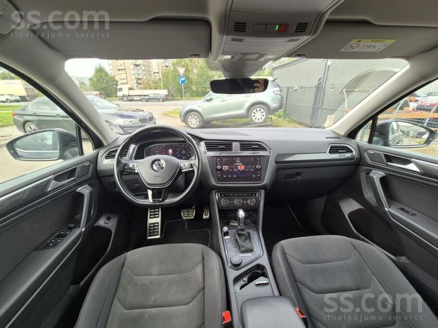 Black Volkswagen Tiguan 2019 in Riga, with an engine capacity of 2.00 L and mileage of 253 thousand km for 18490 €, photo 18 on AUTOMOTO.COM.LV