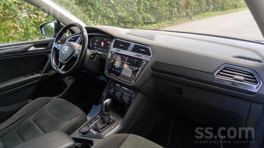 Black Volkswagen Tiguan 2019 in Riga, with an engine capacity of 2.00 L and mileage of 253 thousand km for 18490 €, photo 11 on AUTOMOTO.COM.LV