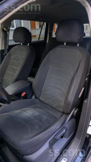 Black Volkswagen Tiguan 2019 in Riga, with an engine capacity of 2.00 L and mileage of 253 thousand km for 18490 €, photo 30 on AUTOMOTO.COM.LV