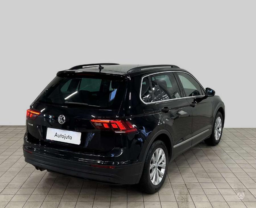 Melns Volkswagen Tiguan 2020 Kauņa, ar dzinēja tilpumu 1.50 L un nobraukumu 128 tūkst. km par 18500 €, foto 5 vietnē AUTOMOTO.COM.LV