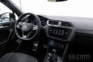Black Volkswagen Tiguan 2020 in Riga, with an engine capacity of 1.50 L and mileage of 82 thousand km for 26600 €, photo 10 on AUTOMOTO.COM.LV