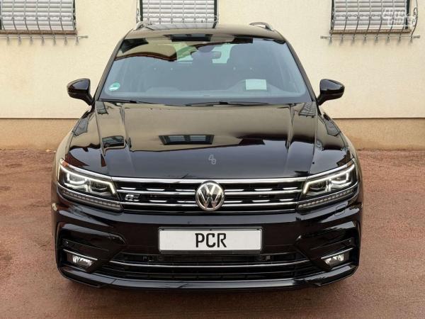 Black Volkswagen Tiguan 2020 in Kaunas, with an engine capacity of 2.00 L and mileage of 46 thousand km for 31669 €, photo 2 on AUTOMOTO.COM.LV