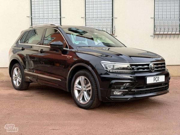 Black Volkswagen Tiguan 2020 in Kaunas, with an engine capacity of 2.00 L and mileage of 46 thousand km for 31669 €, photo 3 on AUTOMOTO.COM.LV