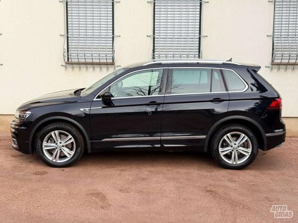 Black Volkswagen Tiguan 2020 in Kaunas, with an engine capacity of 2.00 L and mileage of 46 thousand km for 31669 €, photo 8 on AUTOMOTO.COM.LV