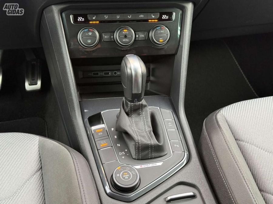 Черный Фольксваген Тигуан 2020 в Каунас, объемом двигателя 2.00 л и пробегом 46 тыс. км за 31669 €, фото 14 на AUTOMOTO.COM.LV