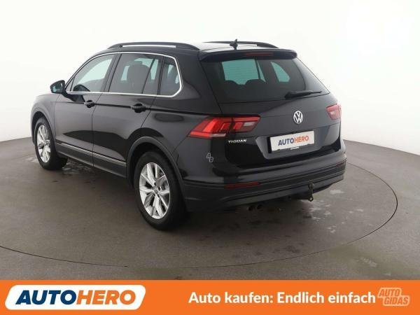 Black Volkswagen Tiguan 2020 in Kaunas, with an engine capacity of 1.50 L and mileage of 64 thousand km for 25603 €, photo 4 on AUTOMOTO.COM.LV