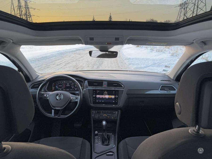 Melns Volkswagen Tiguan 2020 Kauņa, ar dzinēja tilpumu 1.50 L un nobraukumu 170 tūkst. km par 19999 €, foto 8 vietnē AUTOMOTO.COM.LV