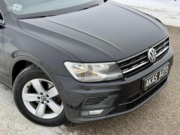 Black Volkswagen Tiguan 2020 in Vilkaviskis, with an engine capacity of 1.97 L and mileage of 265 thousand km for 16800 €, photo 7 on AUTOMOTO.COM.LV