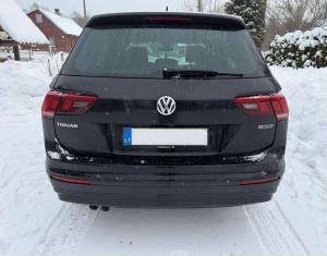 Black Volkswagen Tiguan 2020 in Vilnius, with an engine capacity of 1.97 L and mileage of 76 thousand km for 19500 €, photo 4 on AUTOMOTO.COM.LV