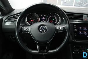 Melns Volkswagen Tiguan 2020 Rīga, ar dzinēja tilpumu 1.50 L un nobraukumu 177 tūkst. km par 18400 €, foto 3 vietnē AUTOMOTO.COM.LV