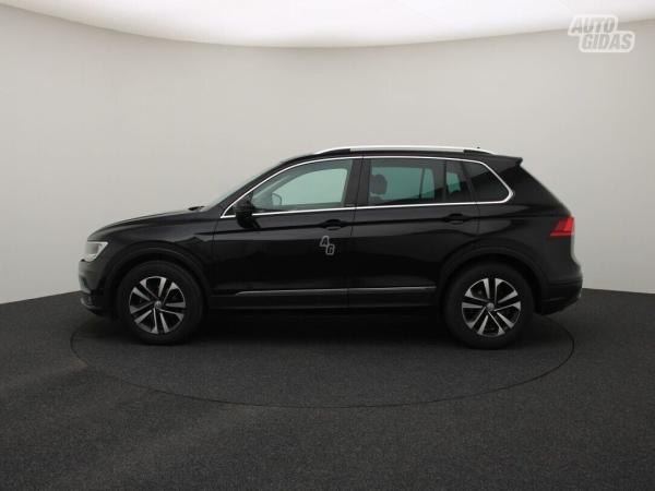 Black Volkswagen Tiguan 2020 in Vilnius, with an engine capacity of 2.00 L and mileage of 183 thousand km for 19699 €, photo 6 on AUTOMOTO.COM.LV