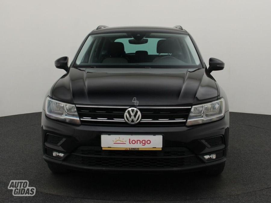 Black Volkswagen Tiguan 2020 in Vilnius, with an engine capacity of 2.00 L and mileage of 176 thousand km for 18999 €, photo 3 on AUTOMOTO.COM.LV