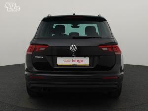 Black Volkswagen Tiguan 2020 in Vilnius, with an engine capacity of 2.00 L and mileage of 176 thousand km for 18999 €, photo 5 on AUTOMOTO.COM.LV