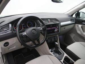 Black Volkswagen Tiguan 2020 in Vilnius, with an engine capacity of 2.00 L and mileage of 176 thousand km for 18999 €, photo 16 on AUTOMOTO.COM.LV