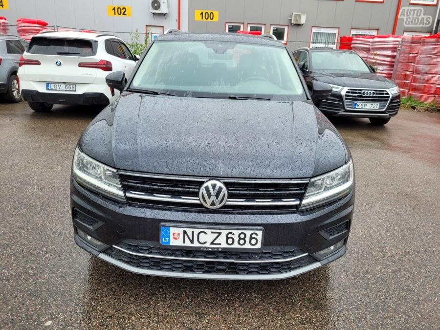 Melns Volkswagen Tiguan 2020 Viļņa, ar dzinēja tilpumu 2.00 L un nobraukumu 206 tūkst. km par 19990 €, foto 1 vietnē AUTOMOTO.COM.LV