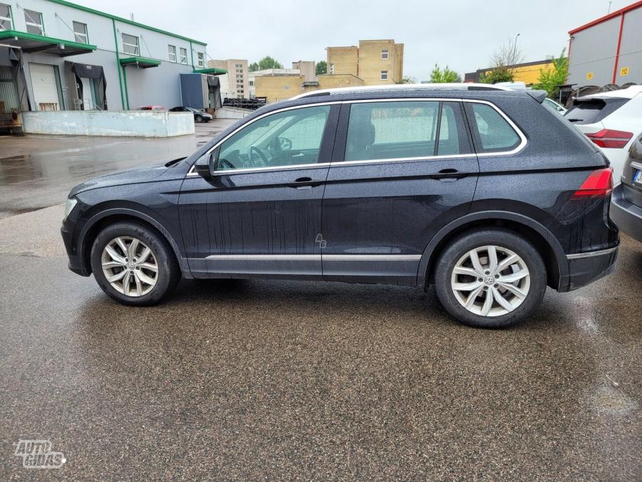 Melns Volkswagen Tiguan 2020 Viļņa, ar dzinēja tilpumu 2.00 L un nobraukumu 206 tūkst. km par 19990 €, foto 4 vietnē AUTOMOTO.COM.LV