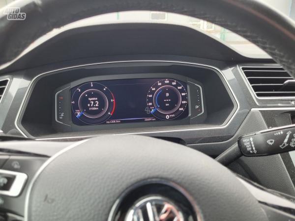 Melns Volkswagen Tiguan 2020 Viļņa, ar dzinēja tilpumu 2.00 L un nobraukumu 206 tūkst. km par 19990 €, foto 6 vietnē AUTOMOTO.COM.LV