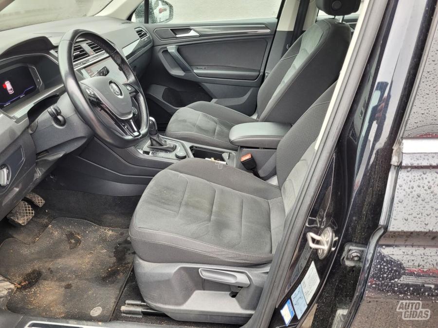 Melns Volkswagen Tiguan 2020 Viļņa, ar dzinēja tilpumu 2.00 L un nobraukumu 206 tūkst. km par 19990 €, foto 9 vietnē AUTOMOTO.COM.LV