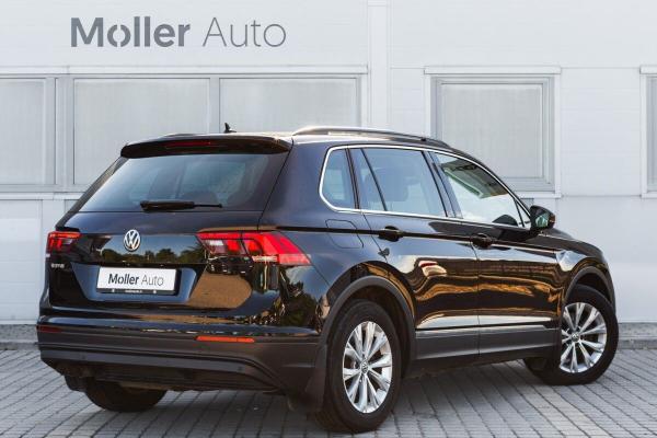 Black Volkswagen Tiguan 2020 in Ventspils, with an engine capacity of 2.00 L and mileage of 171 thousand km for 19000 €, photo 5 on AUTOMOTO.COM.LV