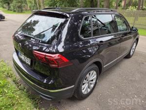 Melns Volkswagen Tiguan 2020 Rīga, ar dzinēja tilpumu 1.50 L un nobraukumu 58 tūkst. km par 21700 €, foto 4 vietnē AUTOMOTO.COM.LV