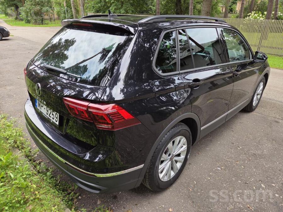 Melns Volkswagen Tiguan 2020 Rīga, ar dzinēja tilpumu 1.50 L un nobraukumu 58 tūkst. km par 21700 €, foto 4 vietnē AUTOMOTO.COM.LV