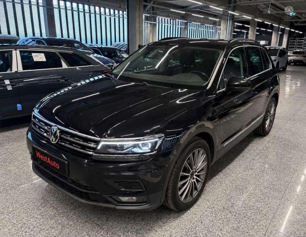 Black Volkswagen Tiguan 2020 in Klaipeda, with an engine capacity of 1.50 L and mileage of 100 thousand km for 20995 €, photo 1 on AUTOMOTO.COM.LV