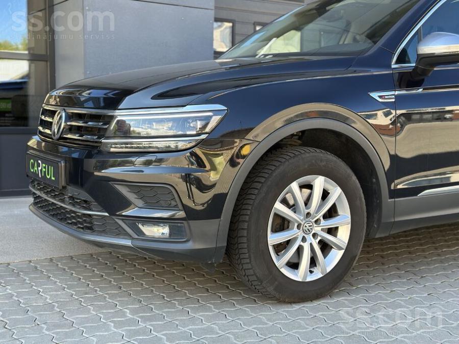 Black Volkswagen Tiguan 2020 in Riga, with an engine capacity of 2.00 L and mileage of 169 thousand km for 19500 €, photo 4 on AUTOMOTO.COM.LV
