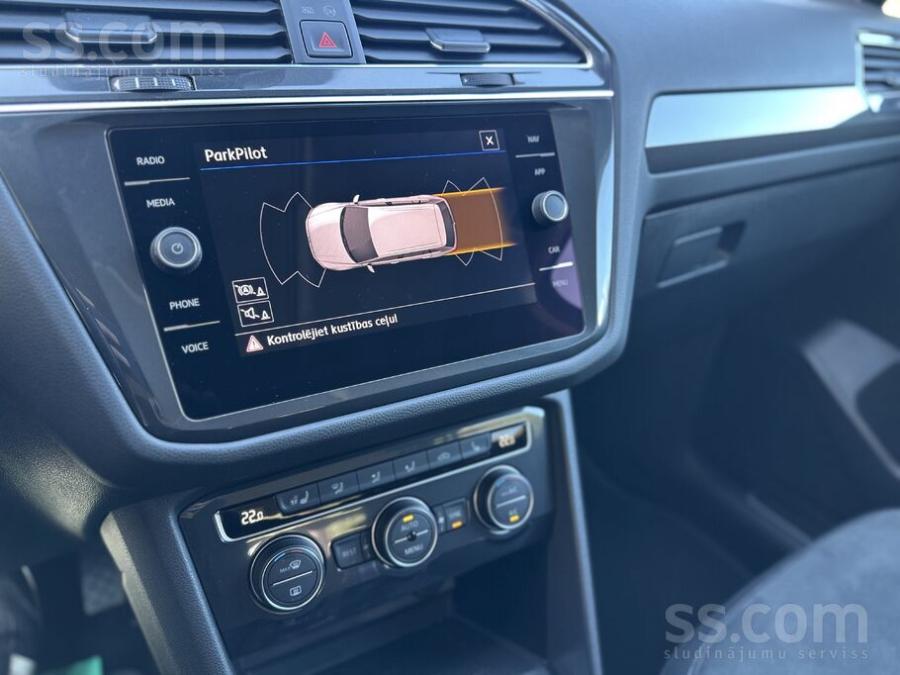Black Volkswagen Tiguan 2020 in Riga, with an engine capacity of 2.00 L and mileage of 169 thousand km for 19500 €, photo 15 on AUTOMOTO.COM.LV